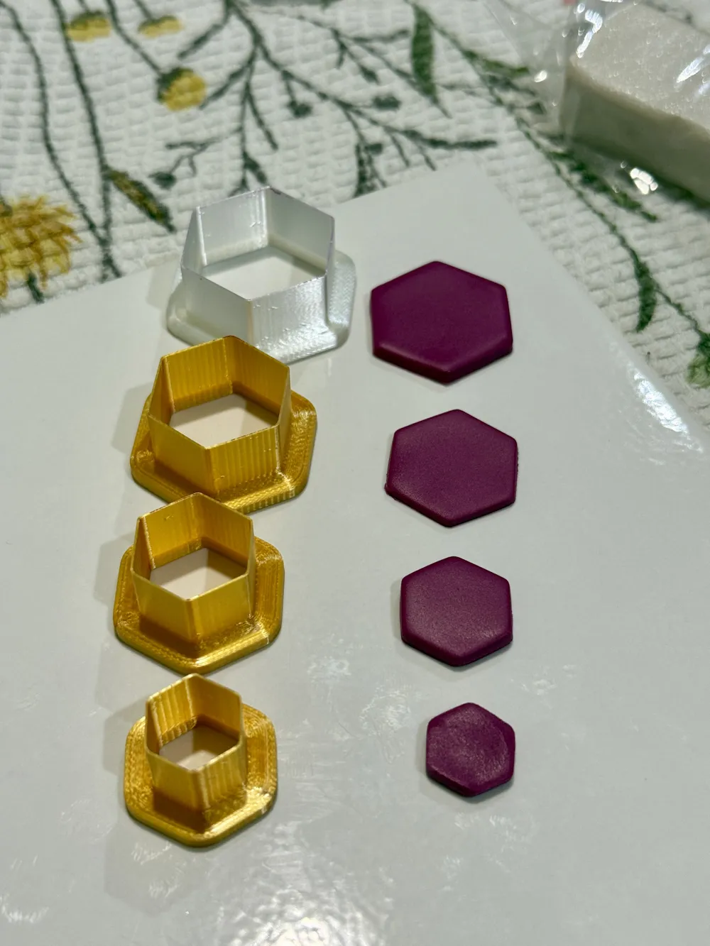 Hexagonal polymer clay cutters - Free 3D Print Model - MakerWorld