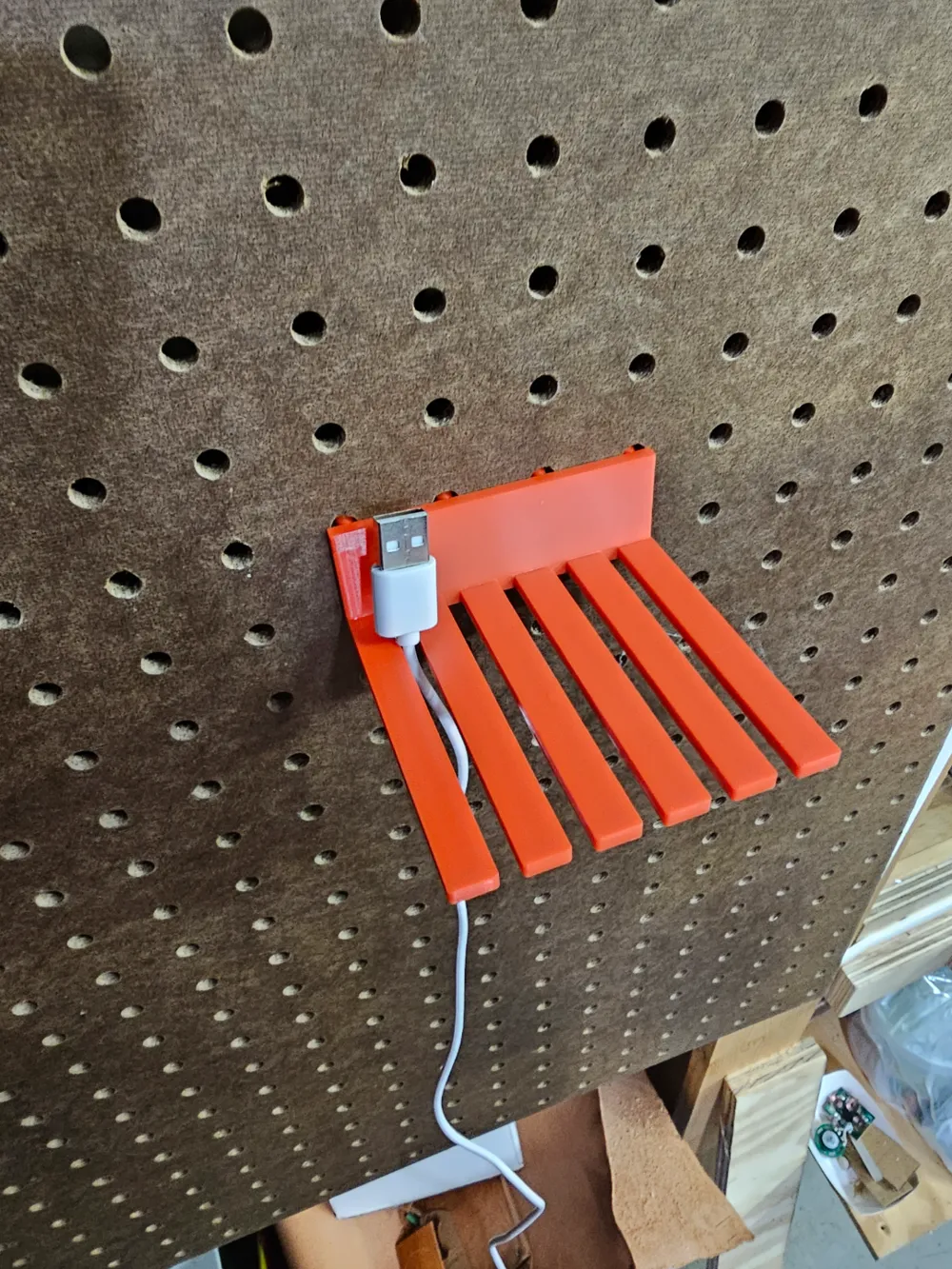 Pegboard USB organizer by JBGecko13 - MakerWorld