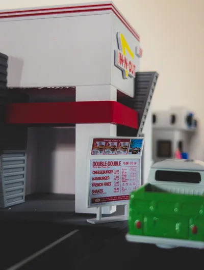 IN-N-OUT Model Set - Hot Wheels Display 1:64 Scale by LAYRLAB ...