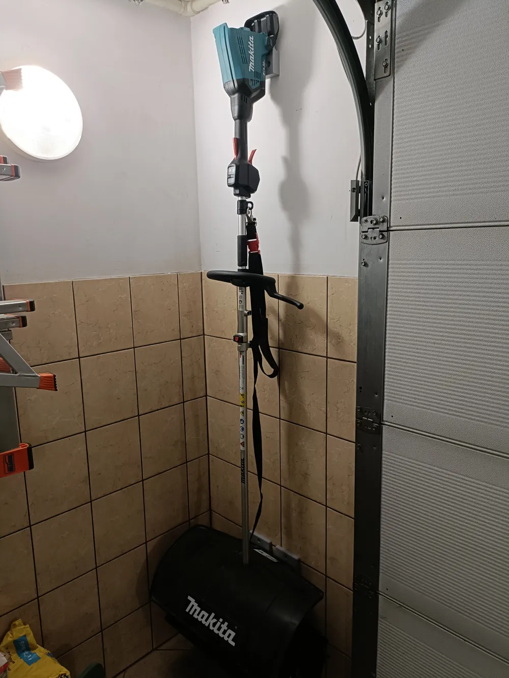 Makita DUX60 wall mount by Diesector MakerWorld: Download Free 3D Models