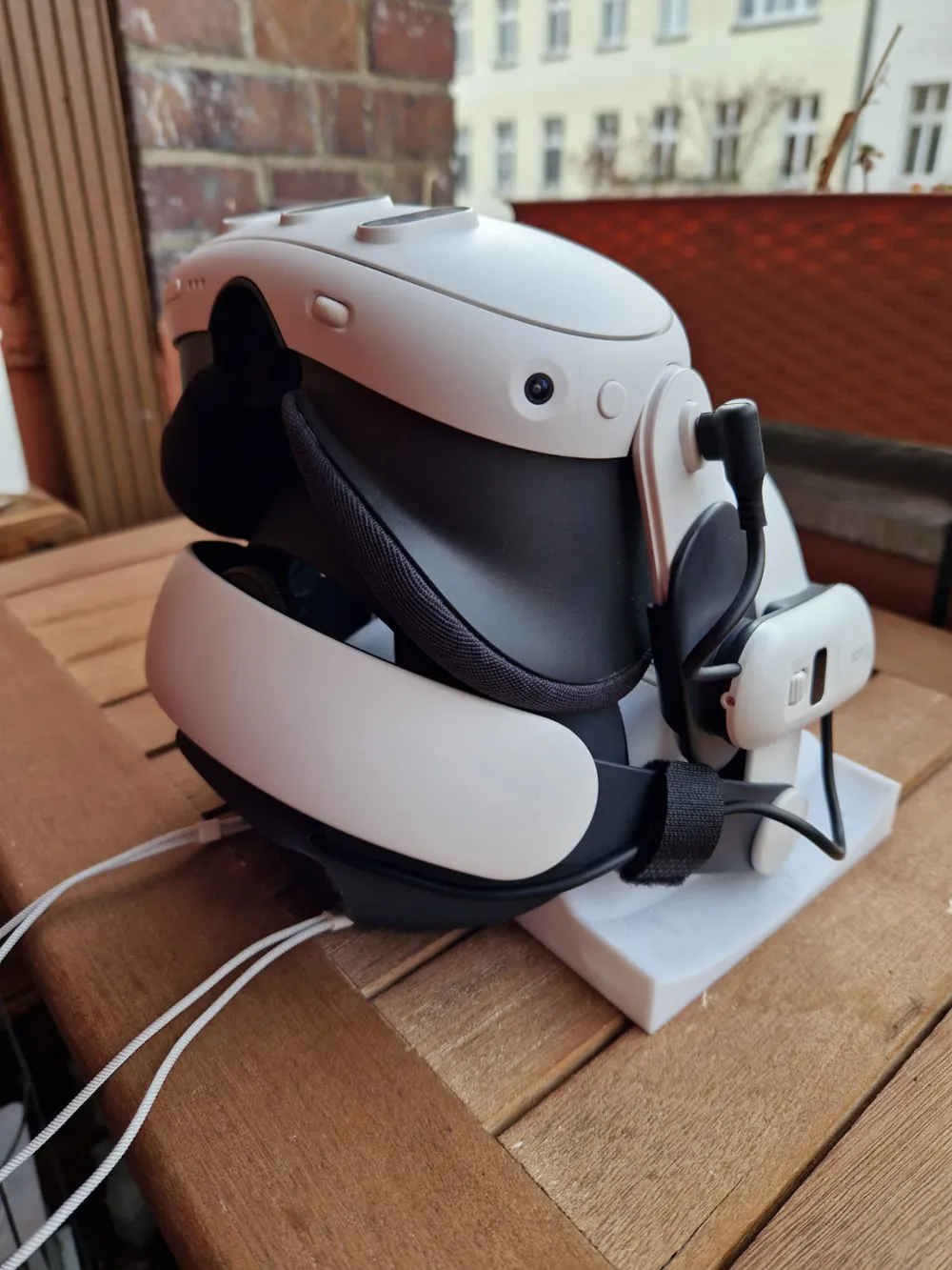 Quest 3 - BOBO VR S3pro controller holder dock - Free 3D Print Model ...
