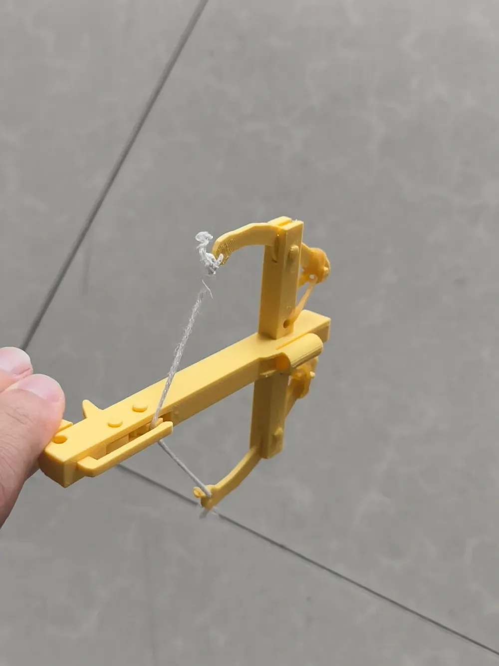 Toy crossbow, straw launcher. Requires only two rubber bands by 像素 ...