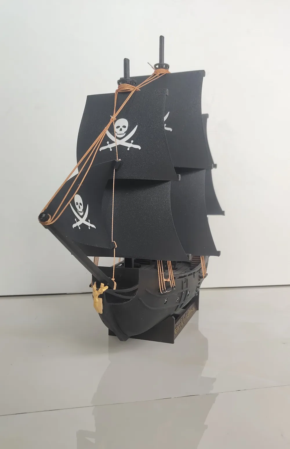Pirates of the Caribbean - Black Pearl - Free 3D Print Model - MakerWorld