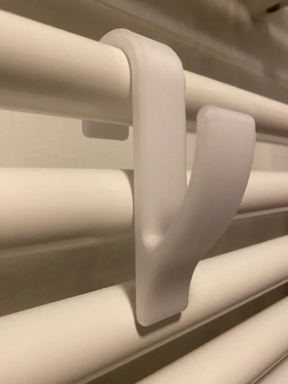 Parametric radiator hook (FreeCAD) by Wiz_78 - MakerWorld