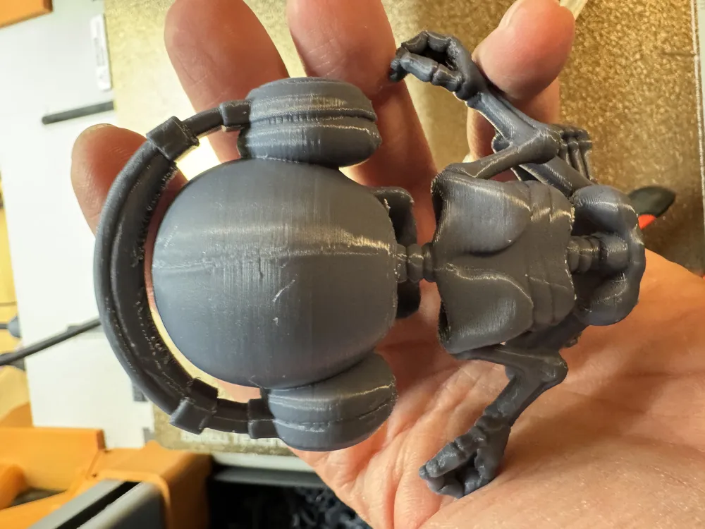 Skeletti likes to relax to good beats - Free 3D Print Model - MakerWorld