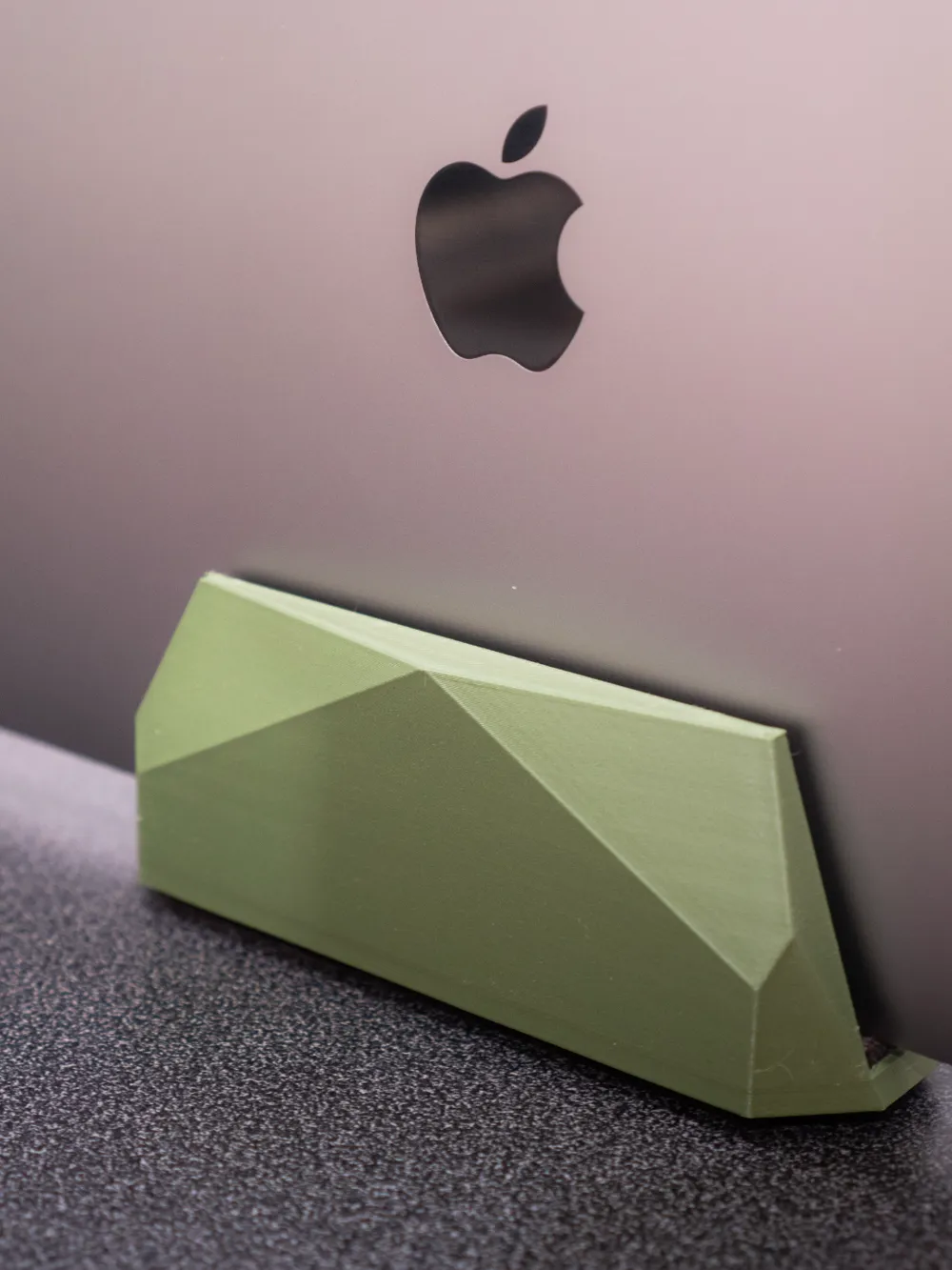 Vertical laptop stand - Free 3D Print Model - MakerWorld