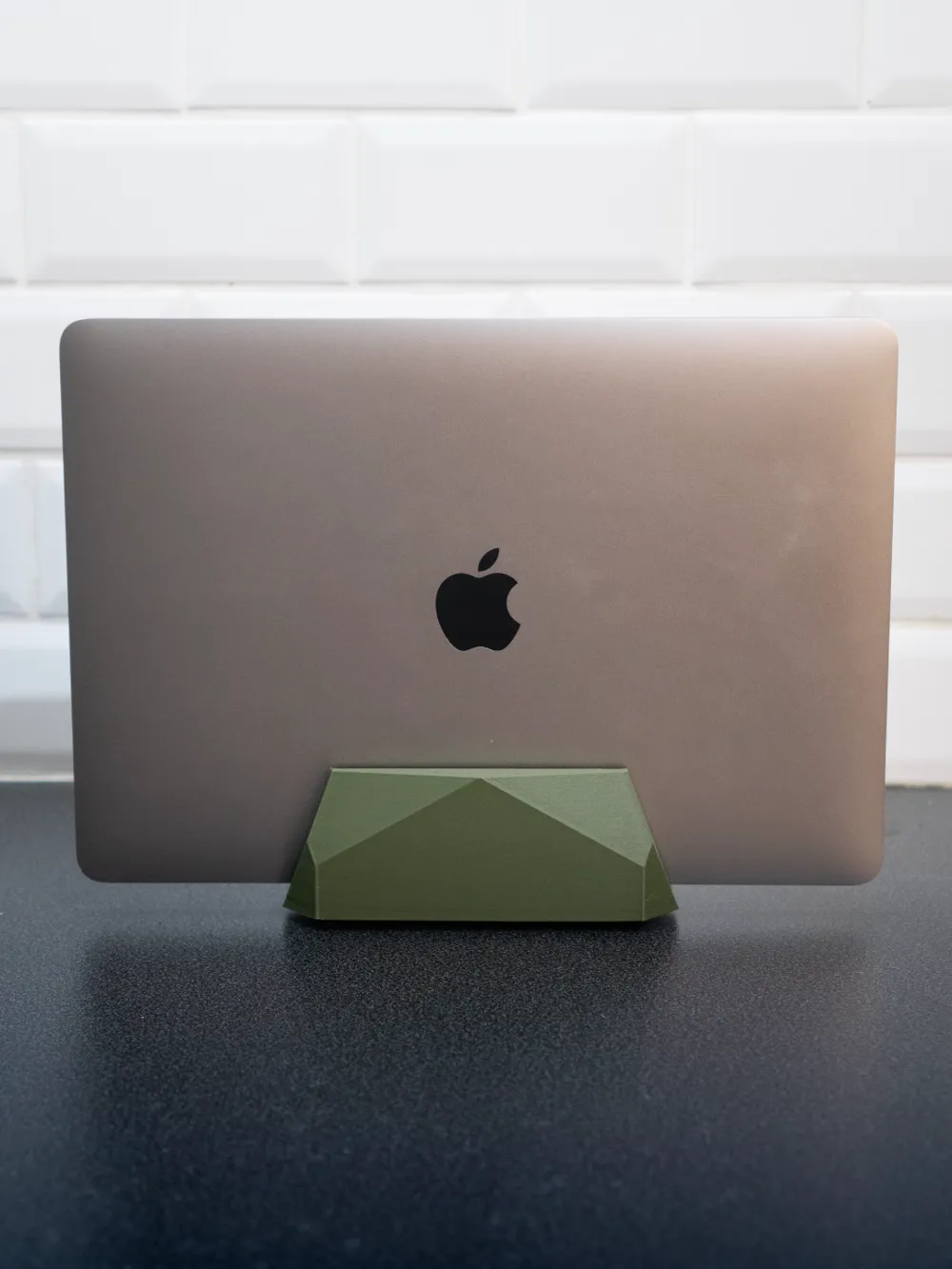 Vertical laptop stand - Free 3D Print Model - MakerWorld