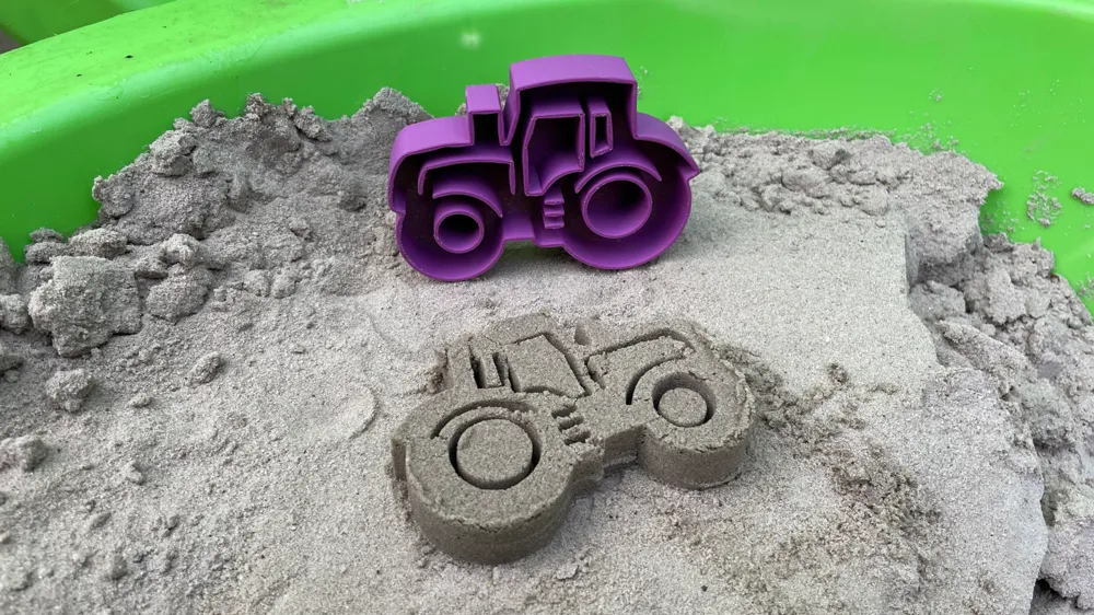 Tractor sand mold by FijBar - MakerWorld