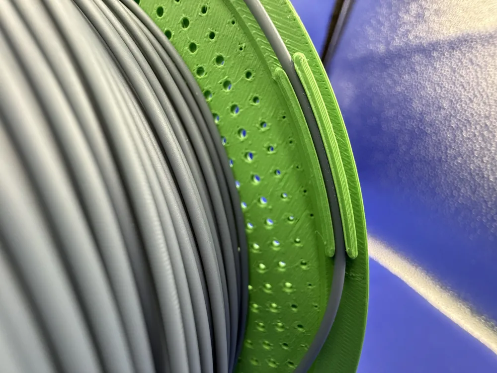 Bambu Reusable Spool with holes and clips Remixed by 3DTIMESCULPT ...