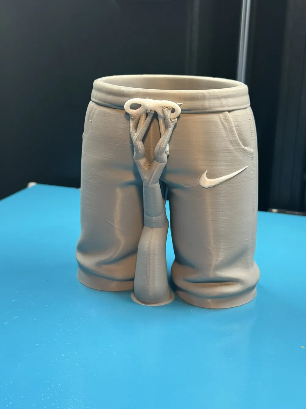 NIKE & LULULEMON 运动裤挂架 - 免费 3D 打印模型 - MakerWorld