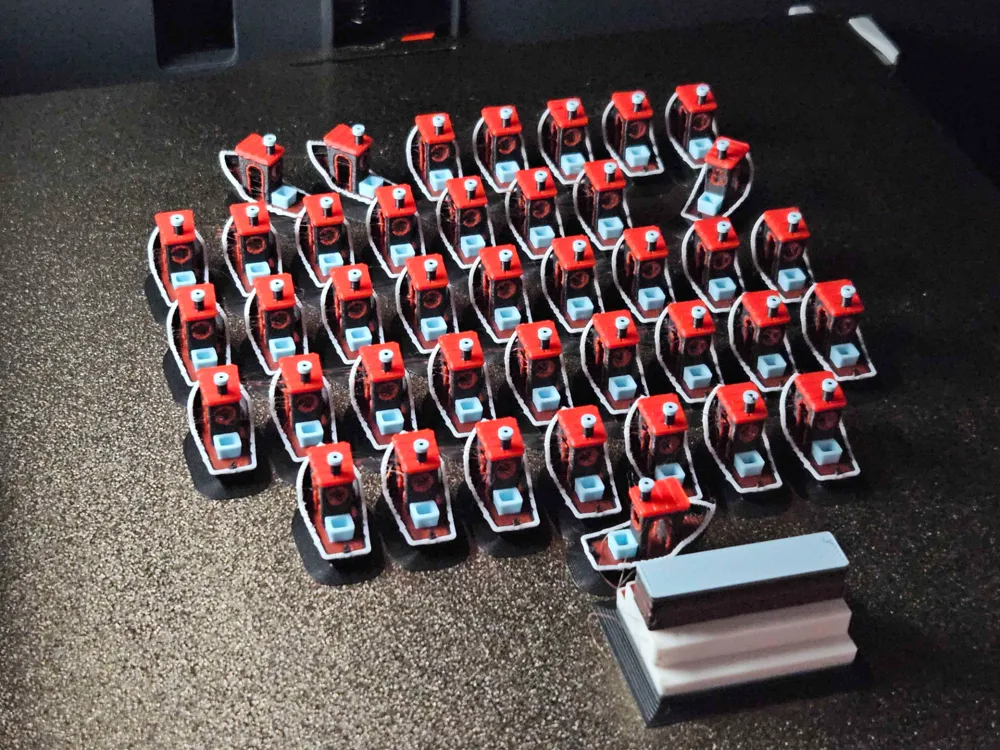 Tiny Multi-color Benchy Remixed by Yandalf - MakerWorld