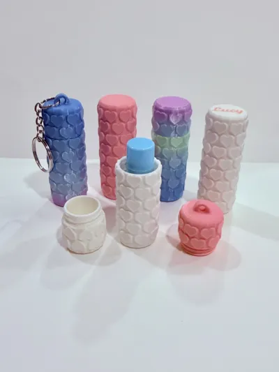 Pote de Batom Labial com Estampa de Coração e Tampa de Rosca - Modelo ...