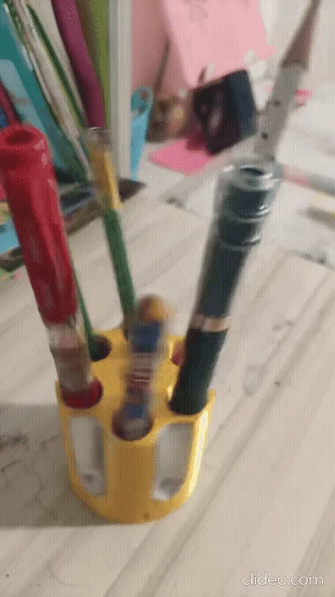 Rotary Pen Holder - Free 3D Print Model - MakerWorld