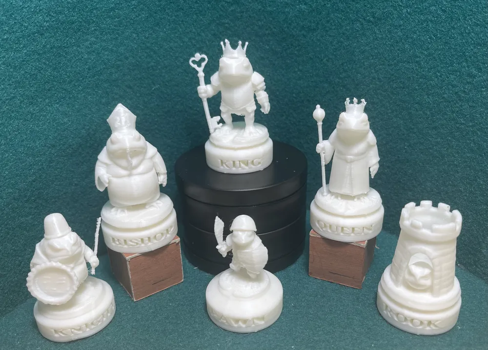 They are fond of the pond! Frog defense chess set by ClydeB3 MakerWorld ...