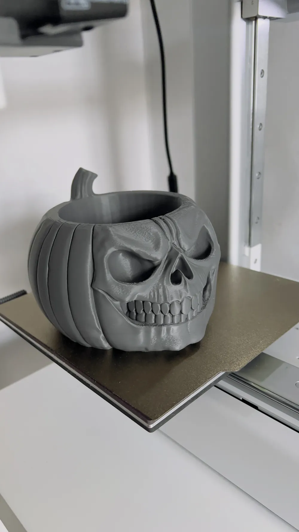 Skull Pumpkin Planter Halloween Pot or Candy Bowl by SpicyLayers MakerWorld: Download Free 3D Models