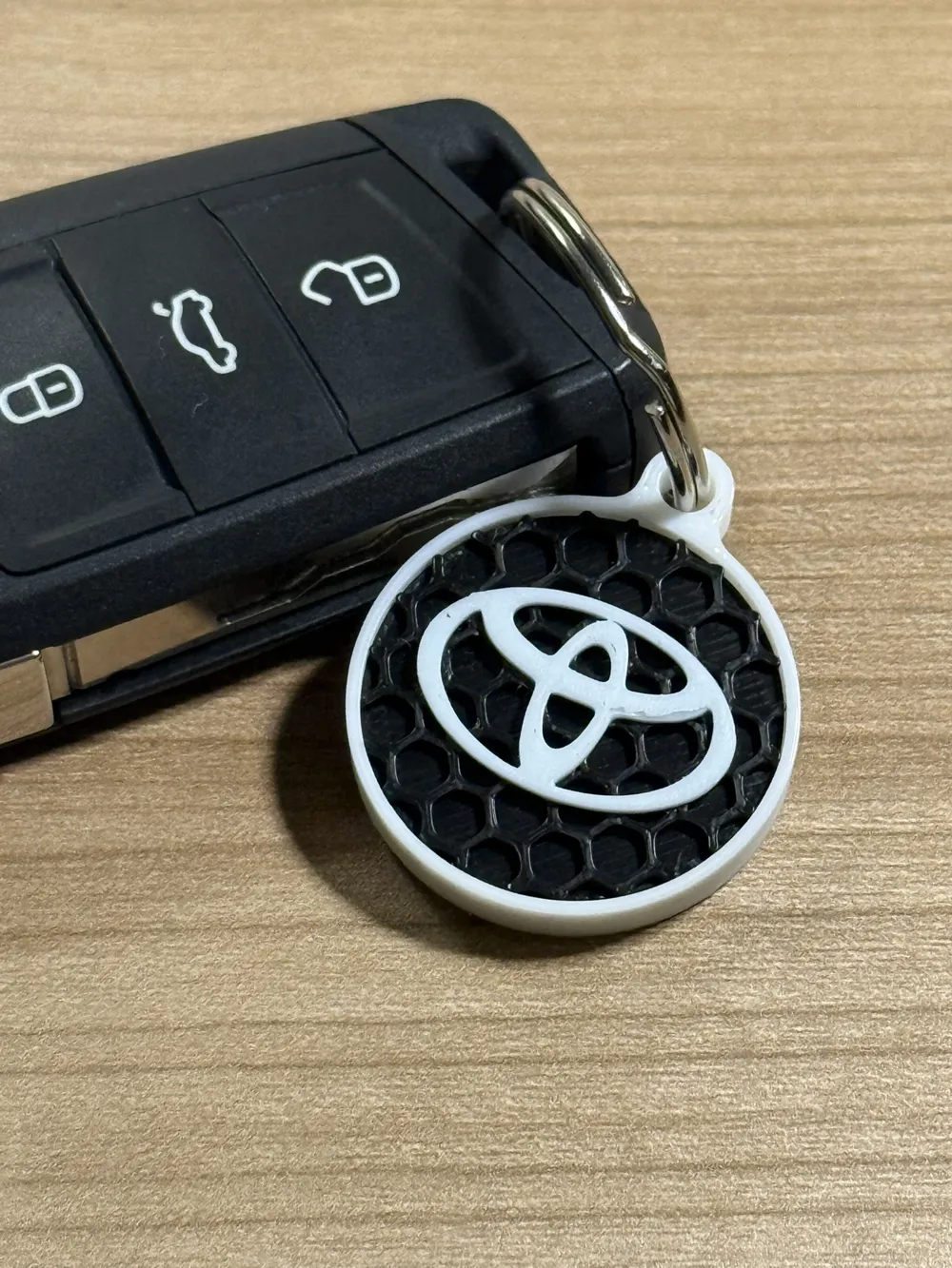 Toyota Car Keychain Round - Free 3D Print Model - MakerWorld