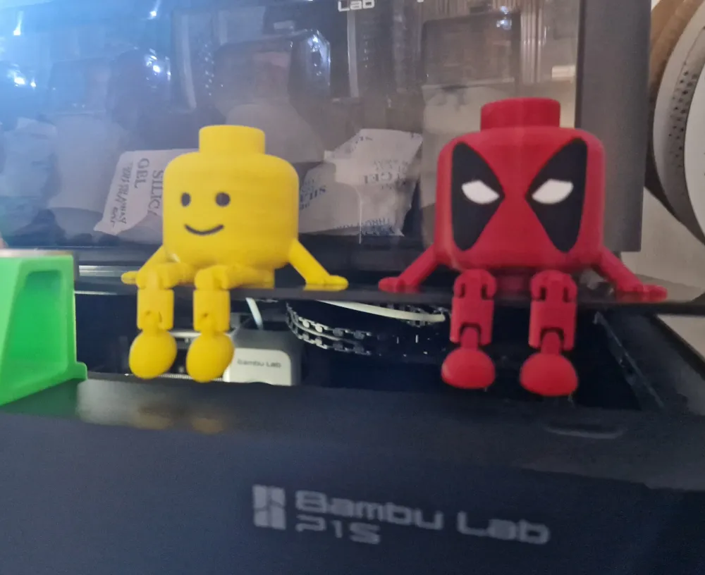 Articulated Brick Head Buddy (Deadpool Edition) - Free 3D Print Model - MakerWorld