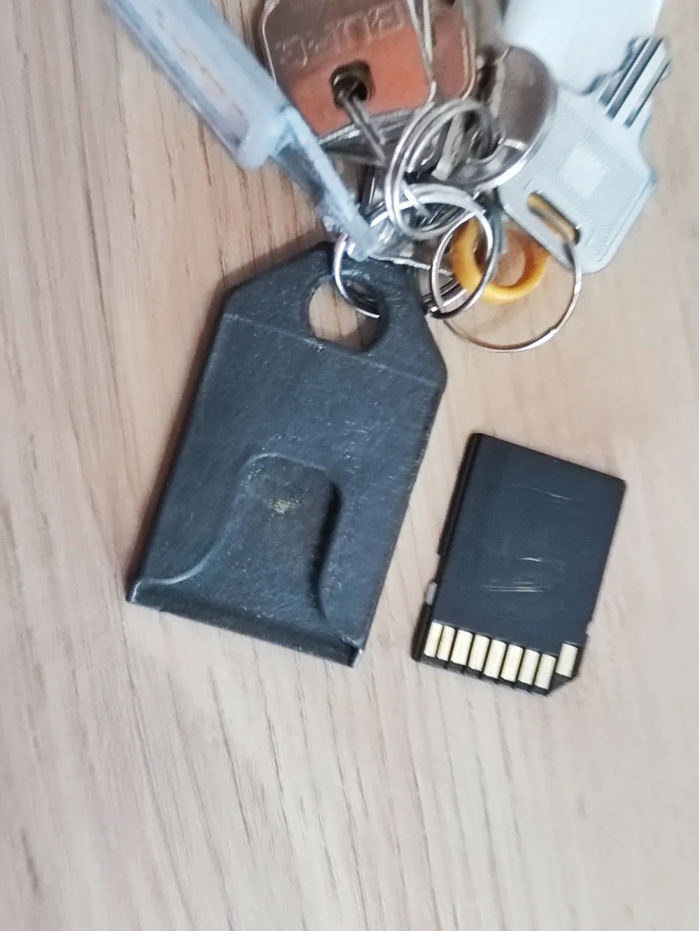 minimalistic SD card keychain case / holder by Johnny is 3D printing ...