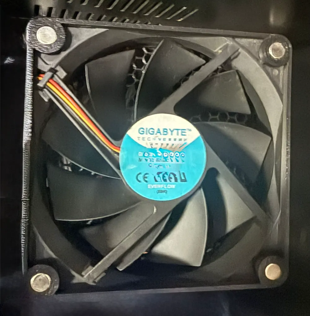 Minimalist Magnetic Fan Mount (120mm Fan) by Amorphous MakerWorld ...