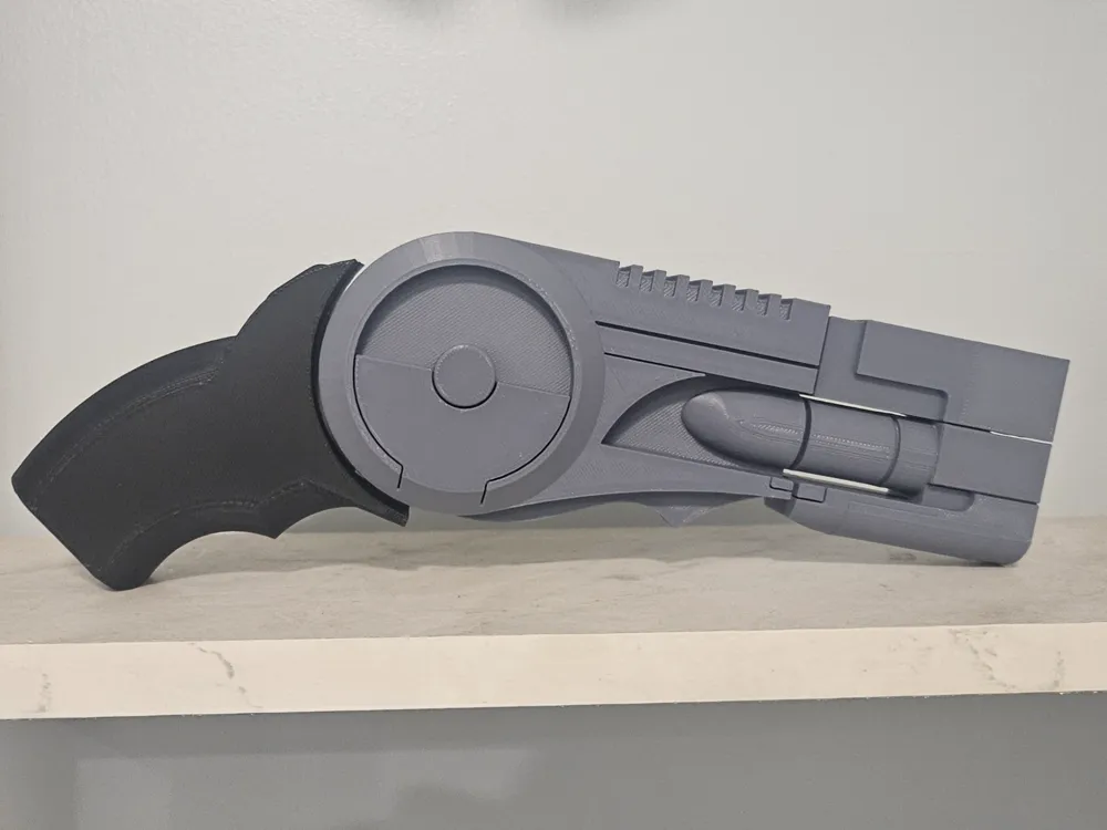 Batman Arkham Grapnel Gun by Amon_etMors MakerWorld: Download Free 3D ...