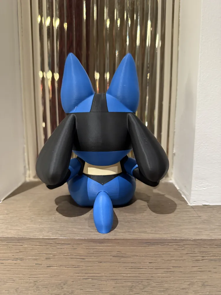 Lucario Q versión multicolor, impresión dividida (sin necesidad de AMS) por xie MakerWorld ...