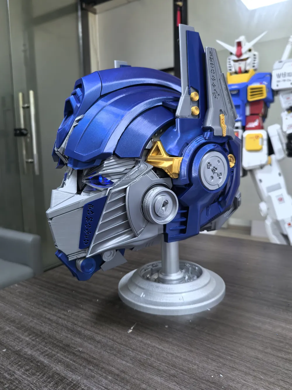 Optimus Prime Head Sculpture - Free 3D Print Model - MakerWorld