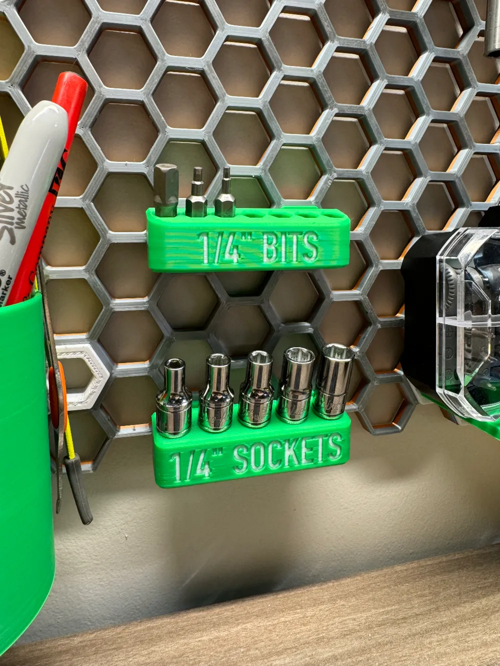 HSW 1/4" Bit Holder Honeycomb Storage Wall by Whimsii3D - MakerWorld