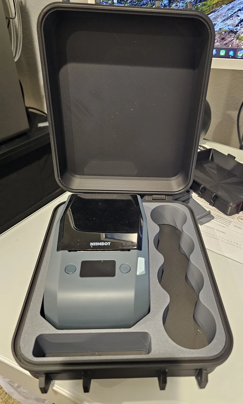 Niimbot M2 robust case (with sticker rolls space) - Free 3D Print Model ...
