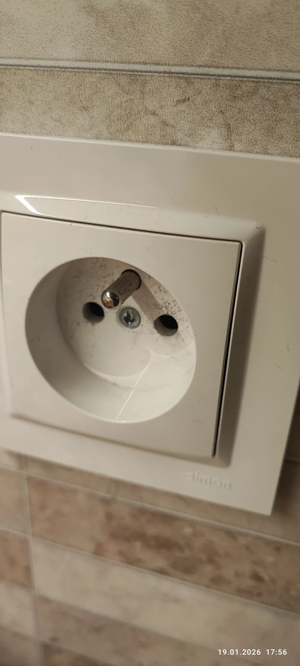 Wall Charger Support – EU Socket - Free 3D Print Model - MakerWorld