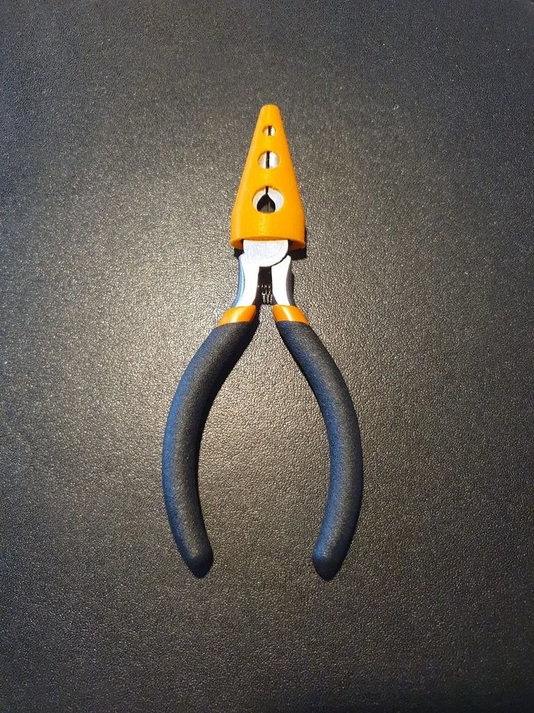 Cover for pliers by Kevvy1 - MakerWorld