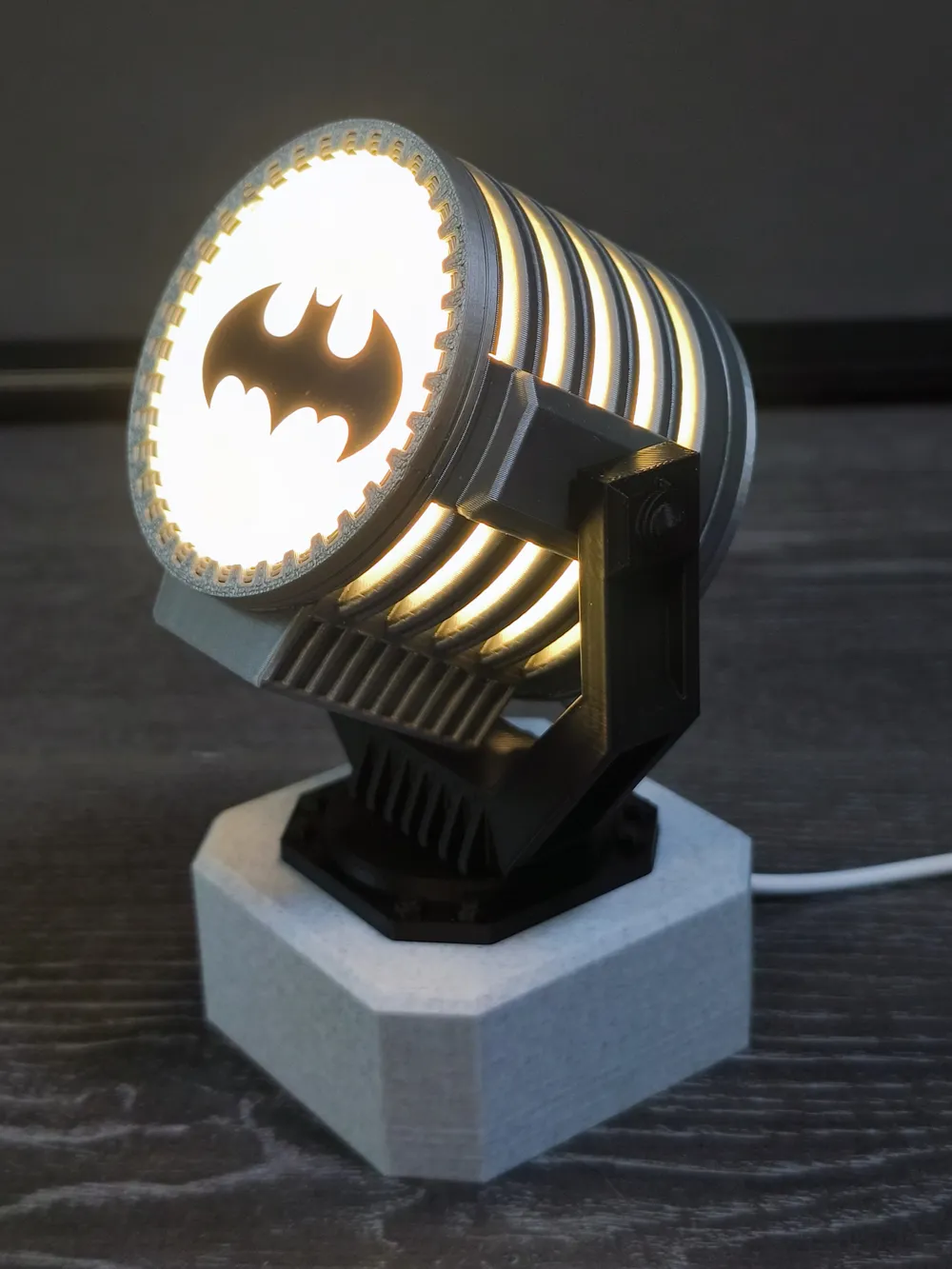 Proyector LED Batman por Aleksandr MakerWorld: Descarga Modelos 3D ...