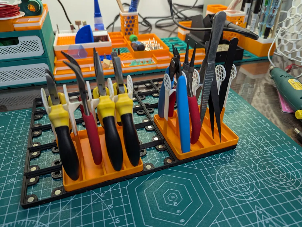 Gridfinity Pliers Rack (Holder) 2x2 - Free 3D Print Model - MakerWorld