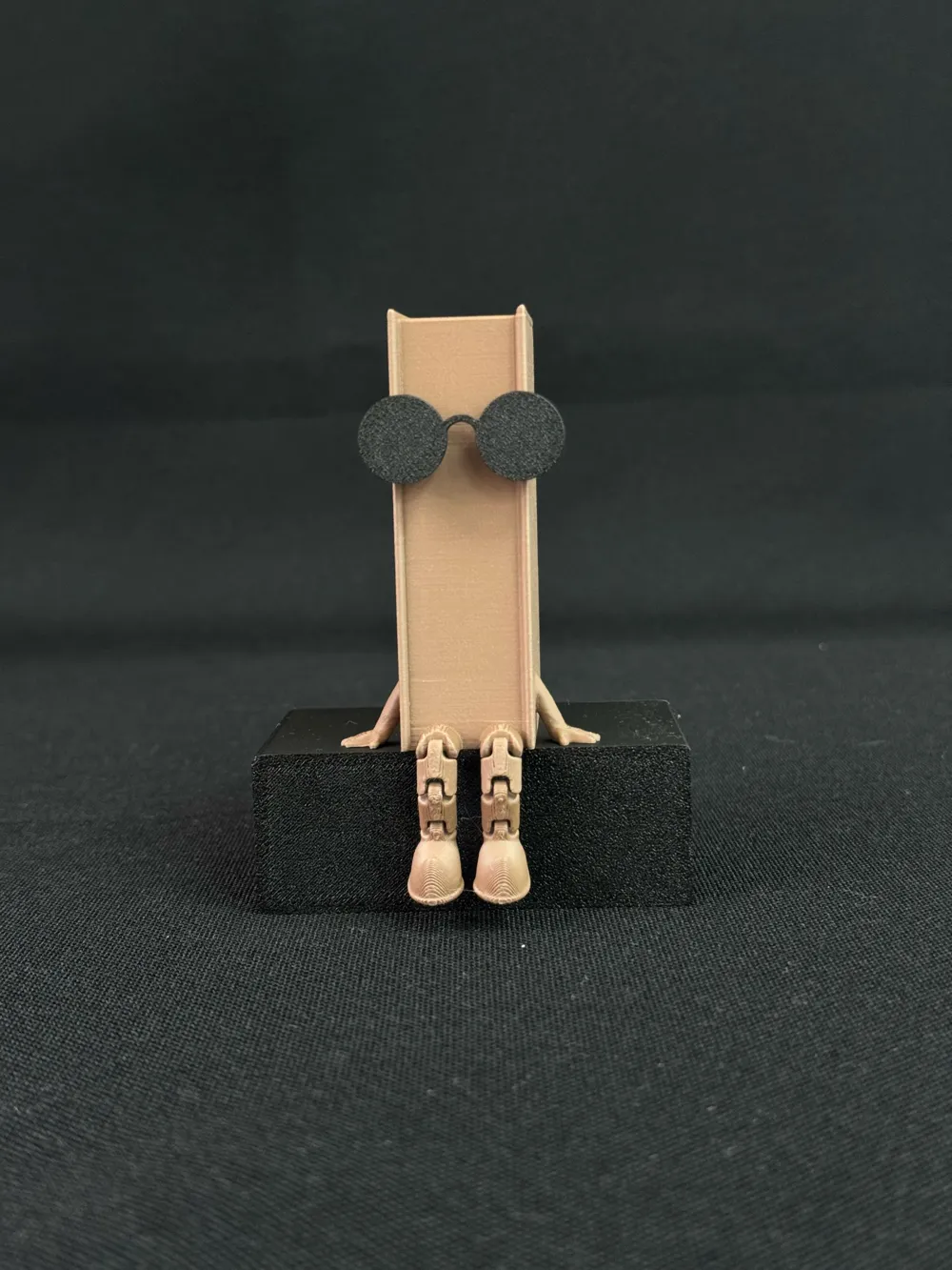 Articulated Flexi Book Buddy Gift for Teacher by Ireality MakerWorld: Download Free 3D Models