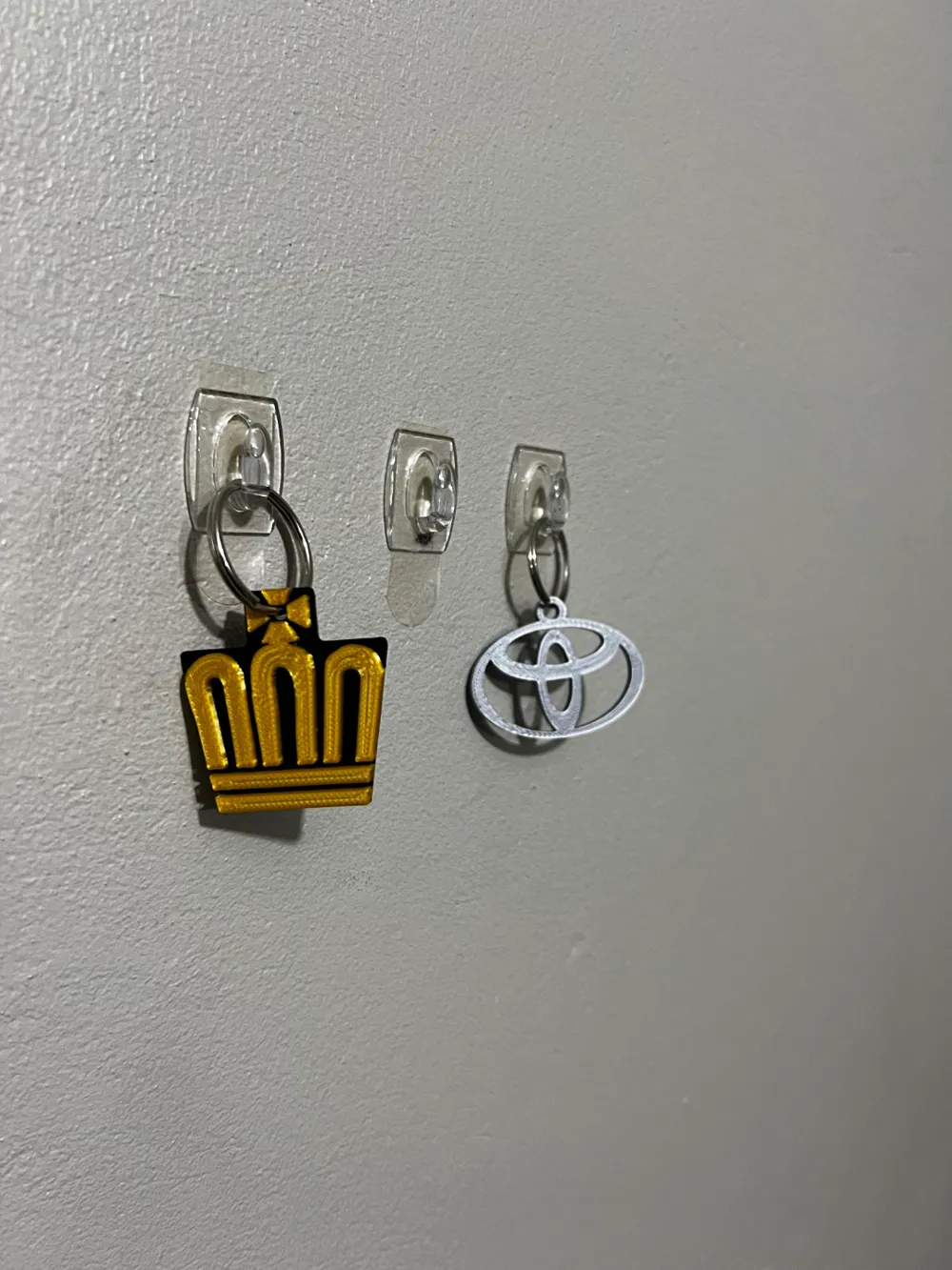 Toyota Crown Keychain by Nicholas Mootoo - MakerWorld