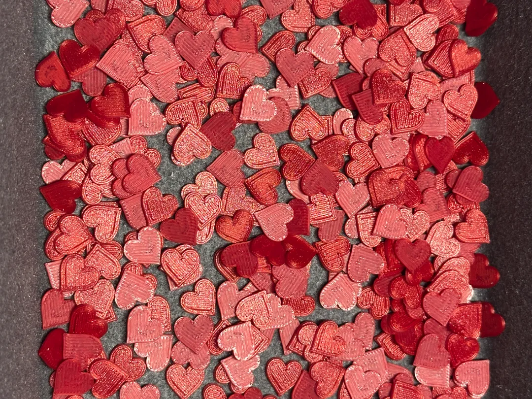 Heart-shaped confetti - Free 3D Print Model - MakerWorld