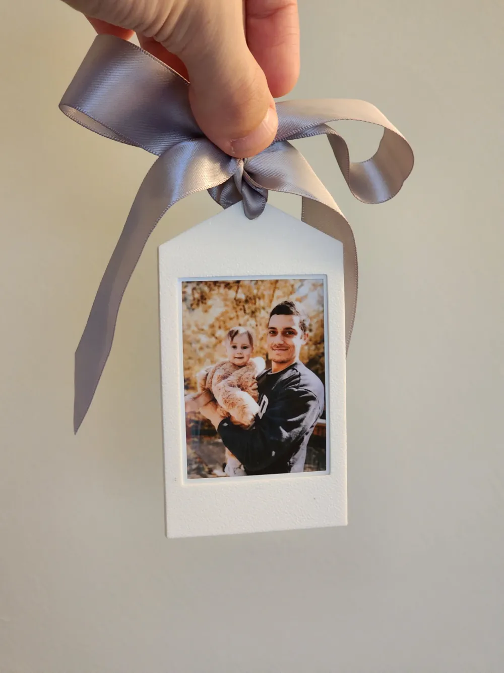 Polaroid Hanging Picture Frame by nrdaeger - MakerWorld