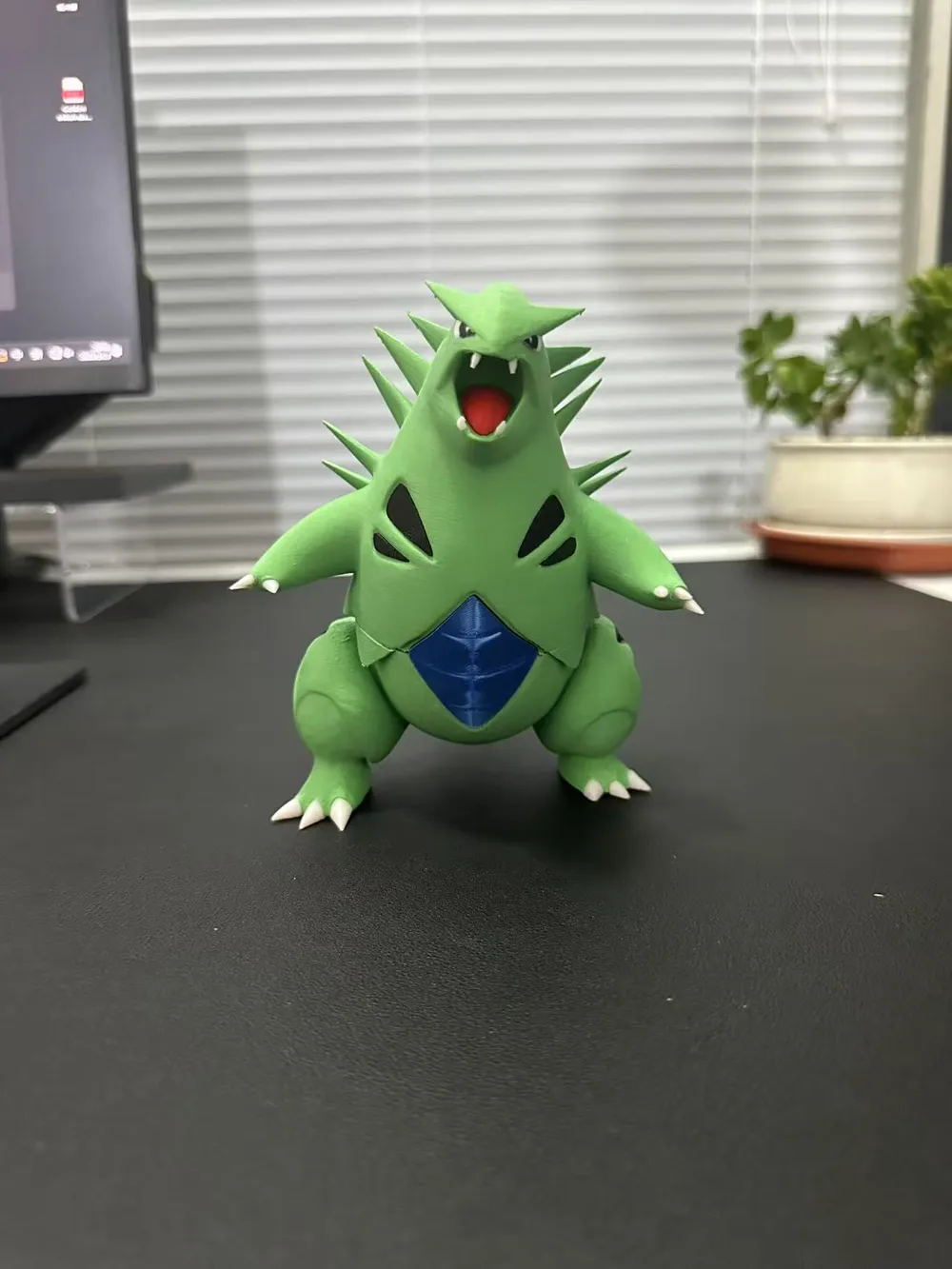 Pokémon Tyranitar 【sem AMS】 versão colorida do Pokémon Banquilas ...