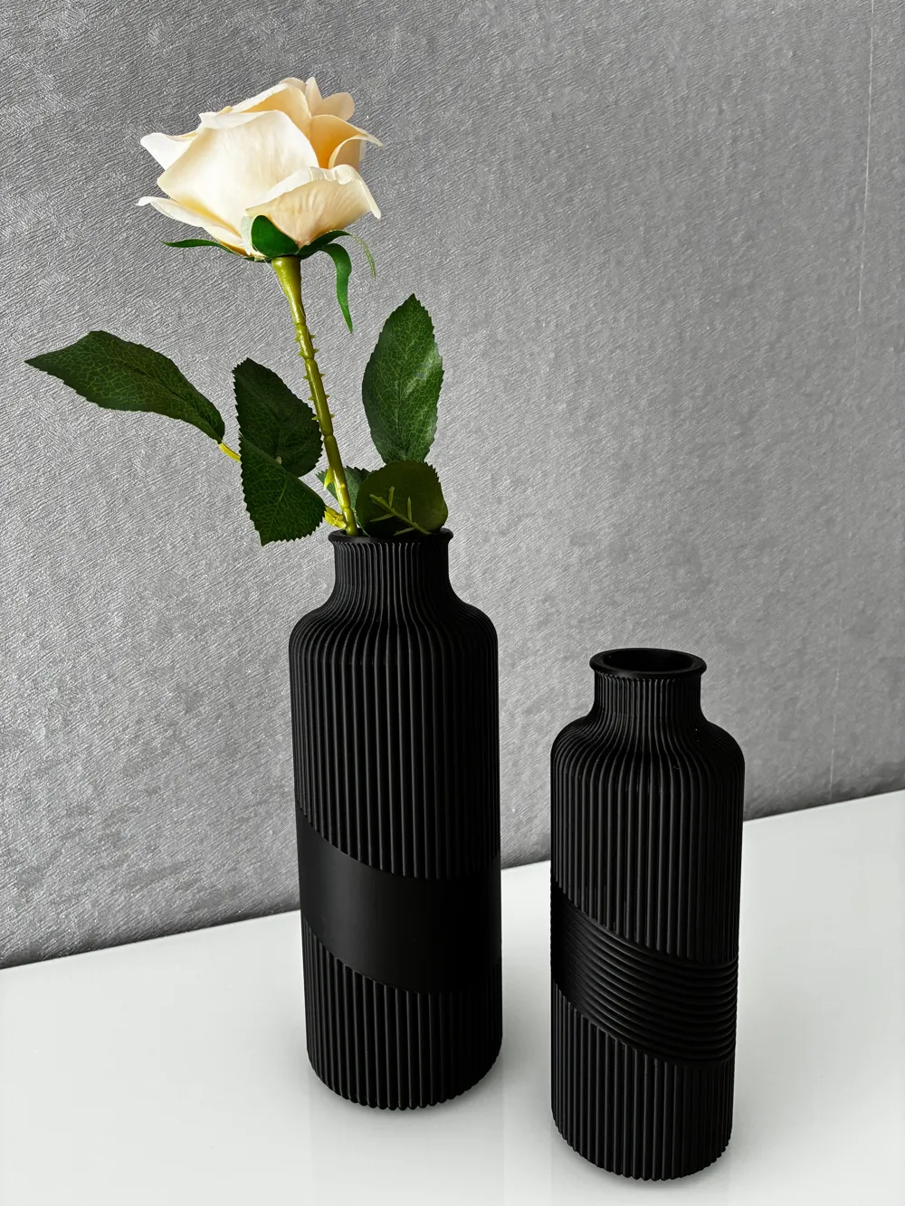 Modern Ribbed Vase - Free 3D Print Model - MakerWorld