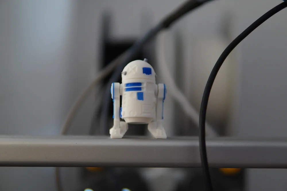 Mini R2-D2 por TheLightning MakerWorld: Descarga Modelos 3D Gratuitos