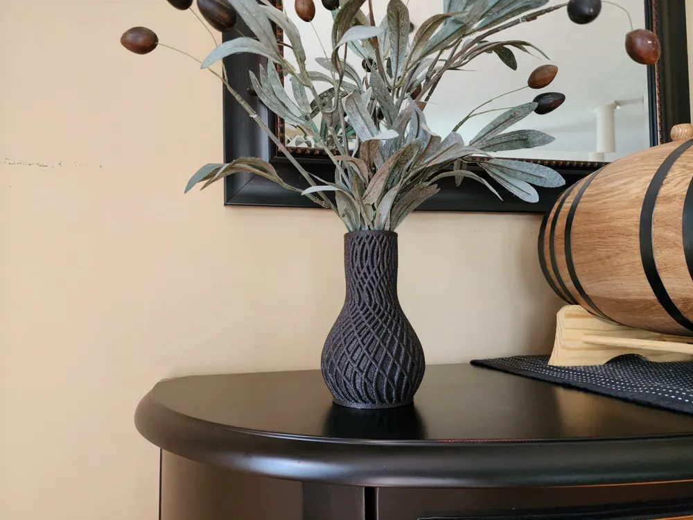 Wavy Mesh Modern Vase by BPmakesthings - MakerWorld