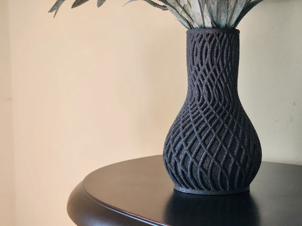 Wavy Mesh Modern Vase by BPmakesthings - MakerWorld
