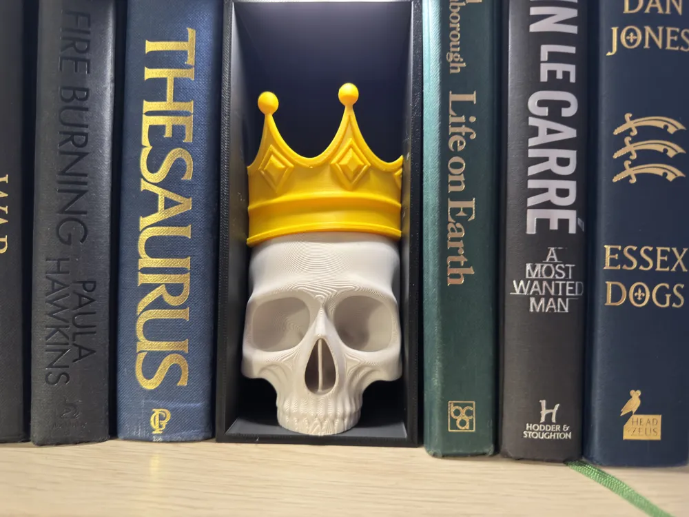 Regal Crowned Skull Bookshelf Nook - Free 3D Print Model - MakerWorld