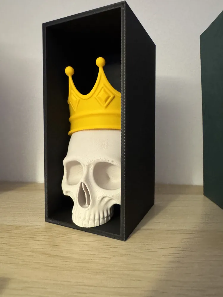 Regal Crowned Skull Bookshelf Nook - Free 3D Print Model - MakerWorld