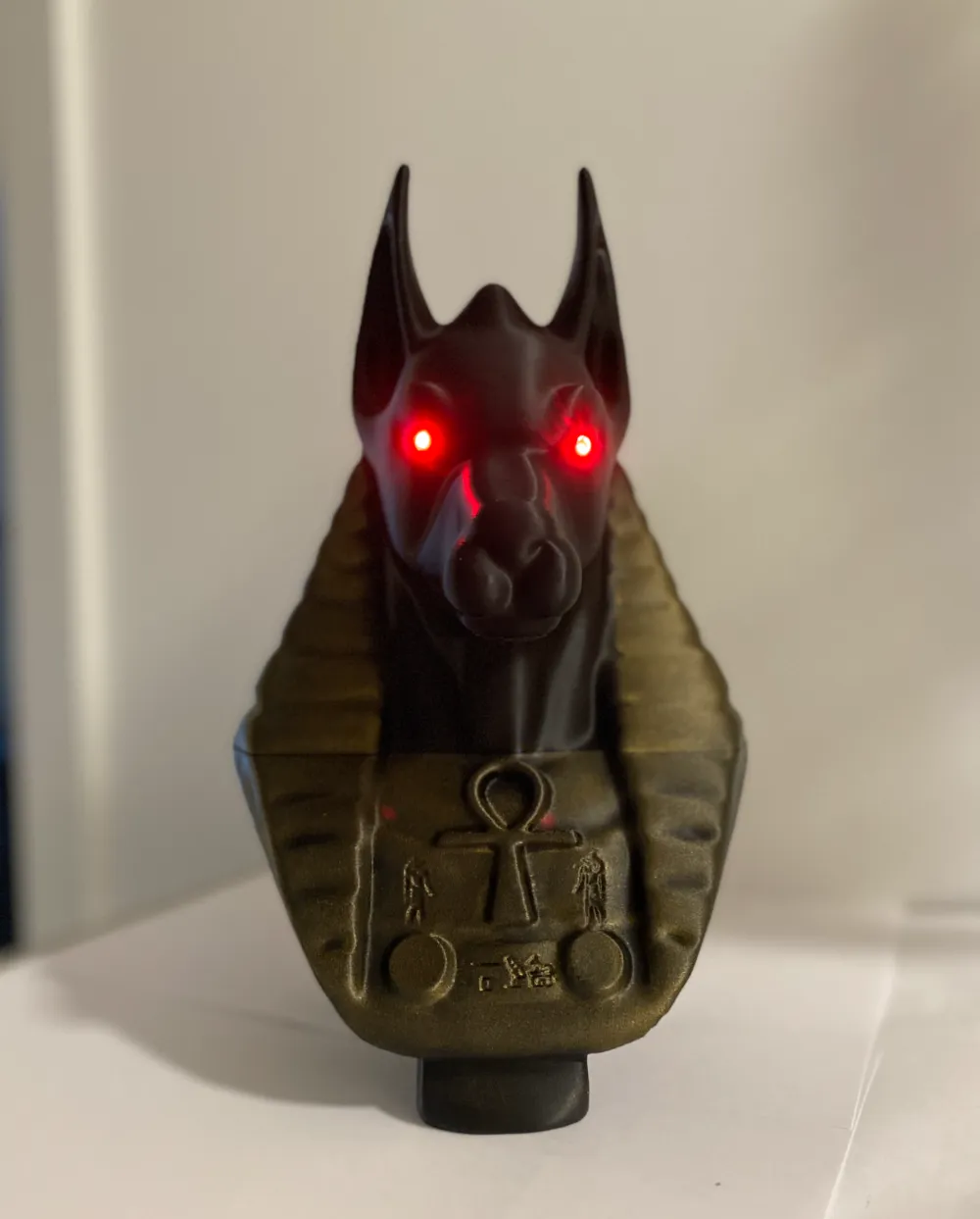 Anubis Bust with LED Eyes by Pedderick Designs - MakerWorld