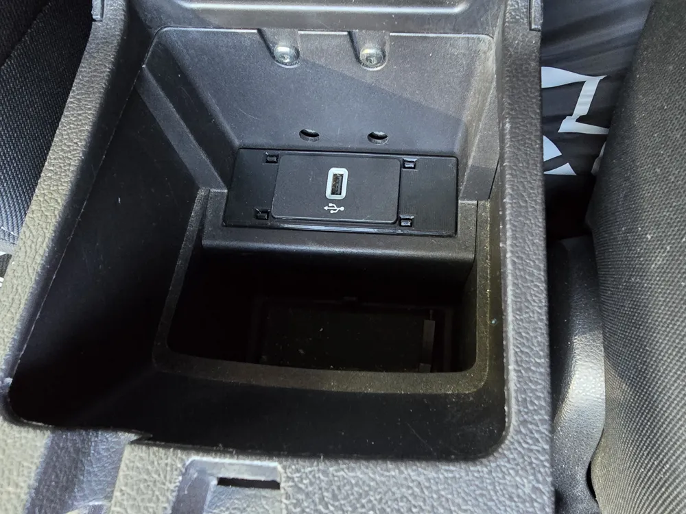 Mk3 Ford Focus Sync 3 USB Adapter by DanielSC2435MakerWorld: Download ...