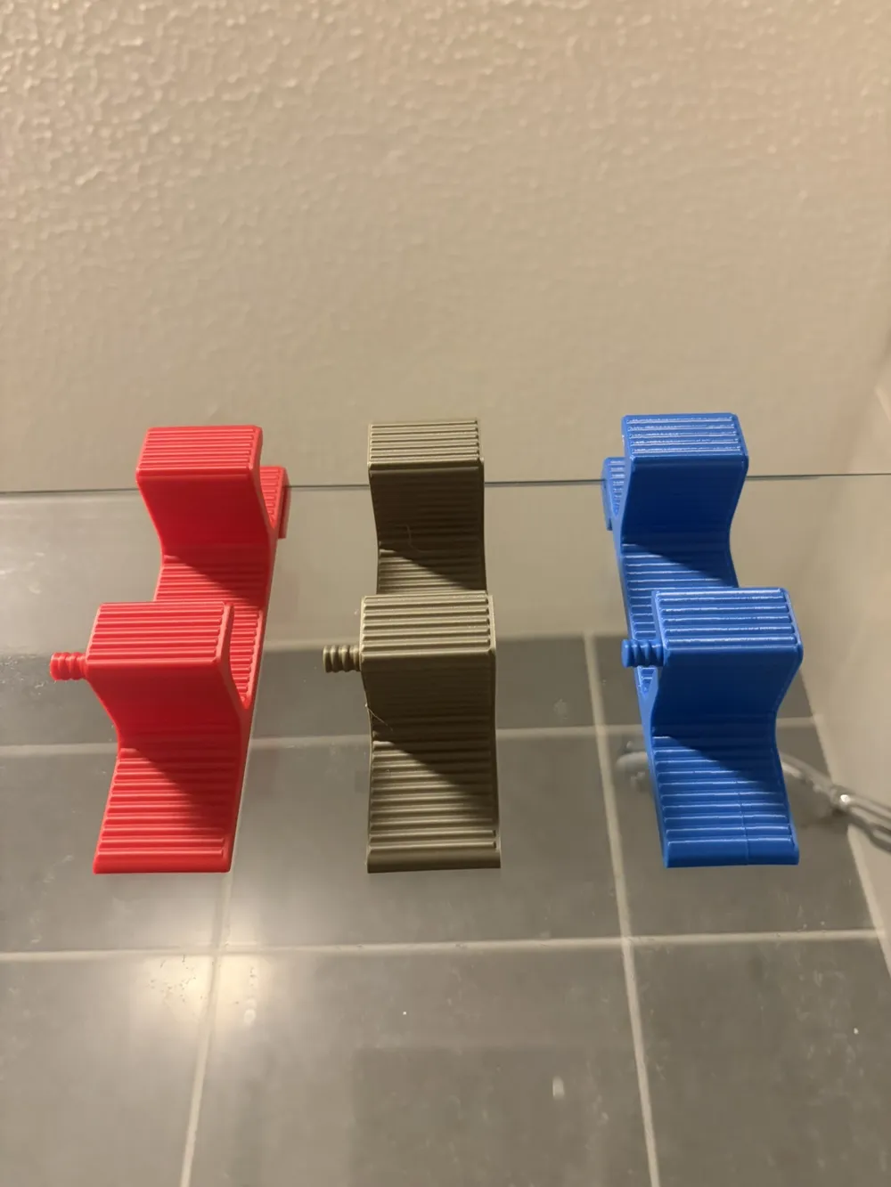 Shower Screen Hook – Ribbed Texture - Free 3D Print Model - MakerWorld