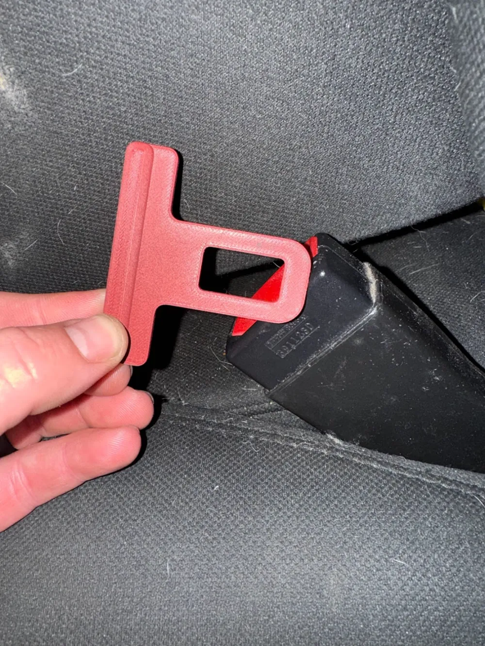 "The Strapper" - Seatbelt Silencer by jcbohman - MakerWorld