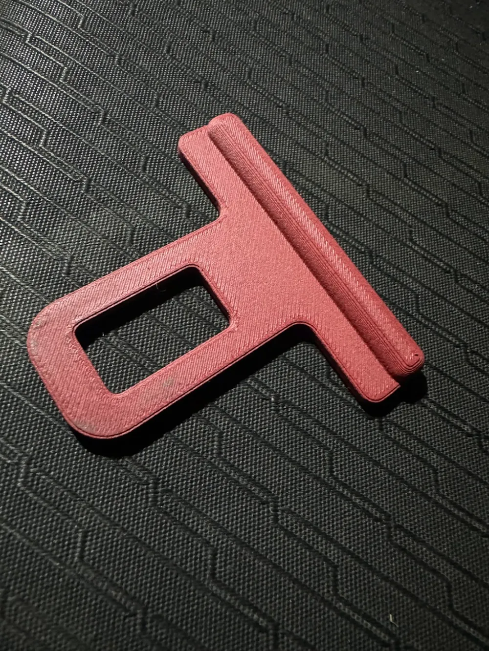 "The Strapper" - Seatbelt Silencer by jcbohman - MakerWorld