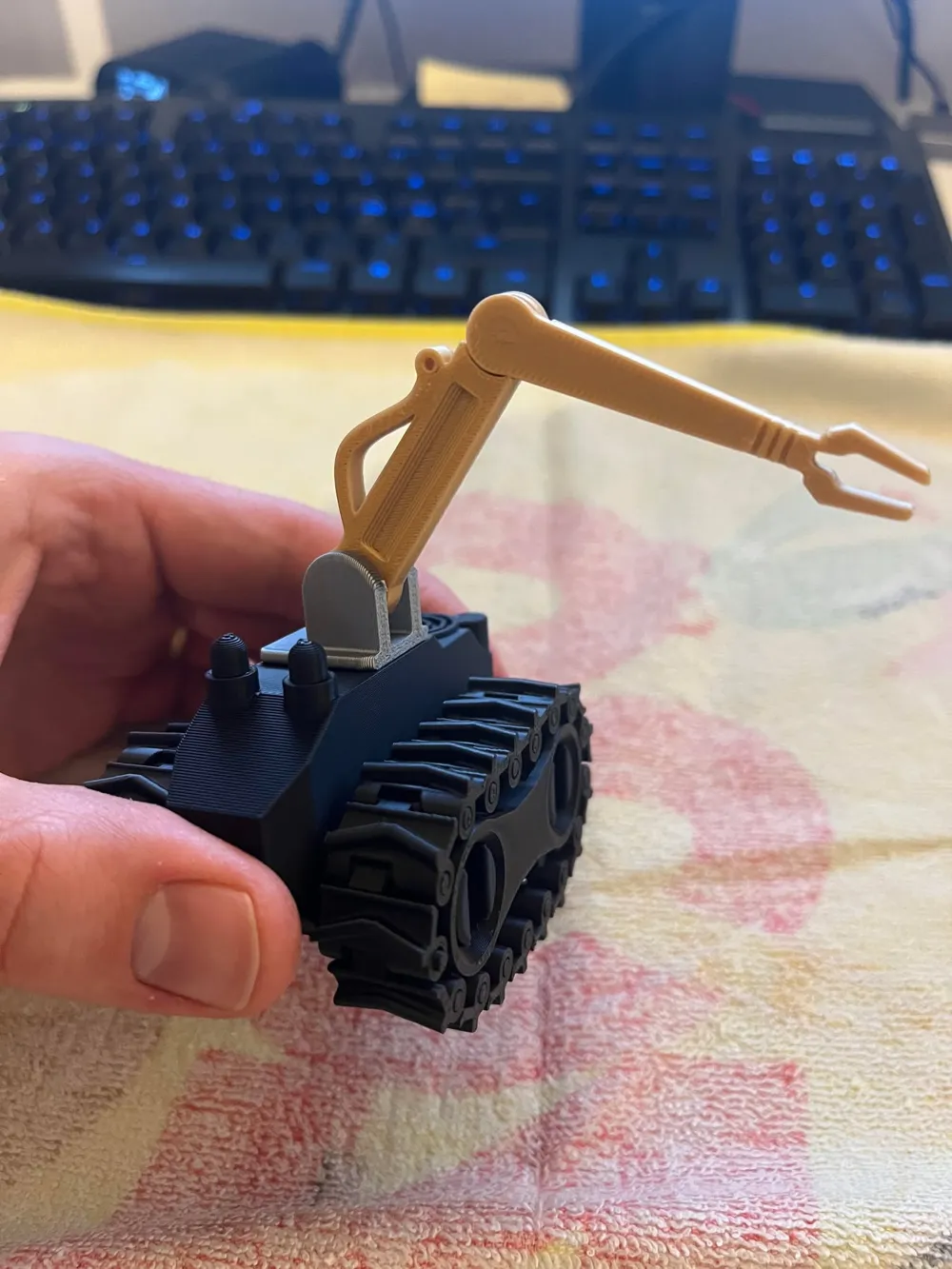 Robotic machine with Moving Tracks & Arm by Abbe MakerWorld: Download ...