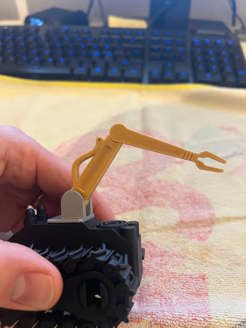 Robotic machine with Moving Tracks & Arm by Abbe MakerWorld: Download ...